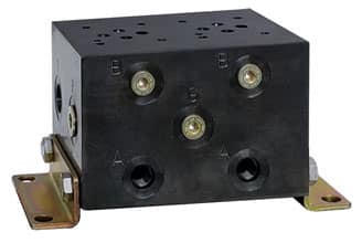 Two Valve Subplates for Directional Control Valves